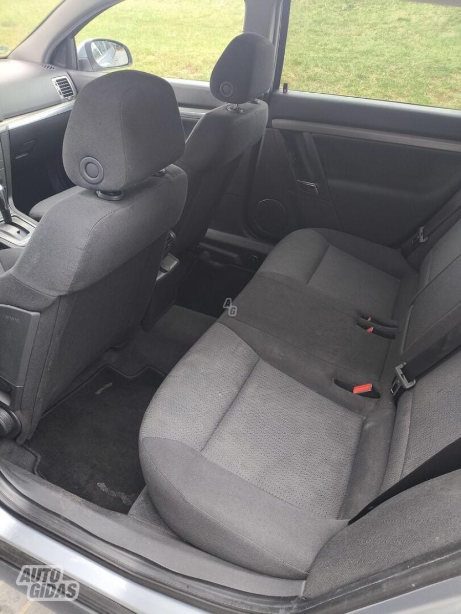 Opel Vectra 2006 Viļņa, ar dzinēja tilpumu 2.20 L un nobraukumu 349 tūkst. km par 850 €, foto 12 vietnē AUTOMOTO.COM.LV