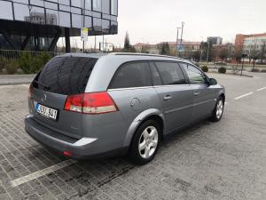 Opel Vectra 2006 in Vilnius, with an engine capacity of 2.20 L and mileage of 349 thousand km for 850 €, photo 6 on AUTOMOTO.COM.LV
