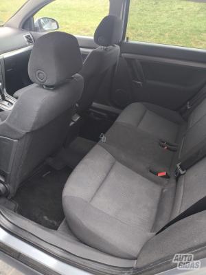 Opel Vectra 2006 in Vilnius, with an engine capacity of 2.20 L and mileage of 349 thousand km for 850 €, photo 11 on AUTOMOTO.COM.LV
