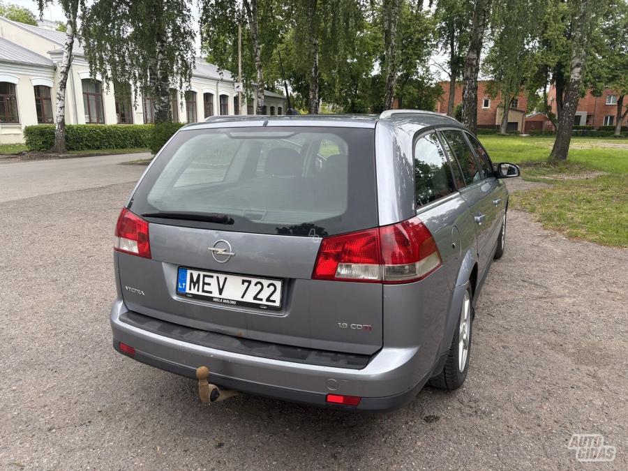 Opel Vectra 2006 in Marijampole, with an engine capacity of 1.90 L and mileage of 322 thousand km for 1600 €, photo 4 on AUTOMOTO.COM.LV