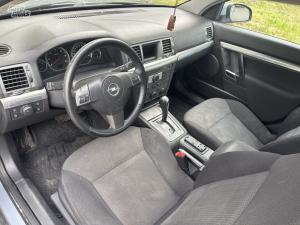Opel Vectra 2006 in Marijampole, with an engine capacity of 1.90 L and mileage of 322 thousand km for 1600 €, photo 9 on AUTOMOTO.COM.LV