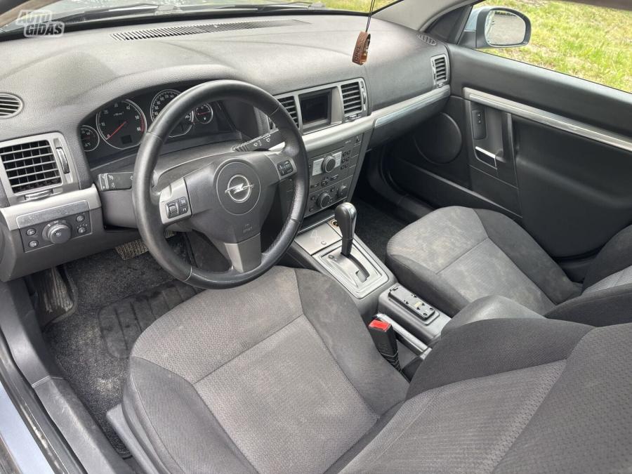 Opel Vectra 2006 in Marijampole, with an engine capacity of 1.90 L and mileage of 322 thousand km for 1600 €, photo 9 on AUTOMOTO.COM.LV