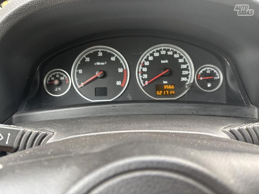 Opel Vectra 2006 in Marijampole, with an engine capacity of 1.90 L and mileage of 322 thousand km for 1600 €, photo 10 on AUTOMOTO.COM.LV