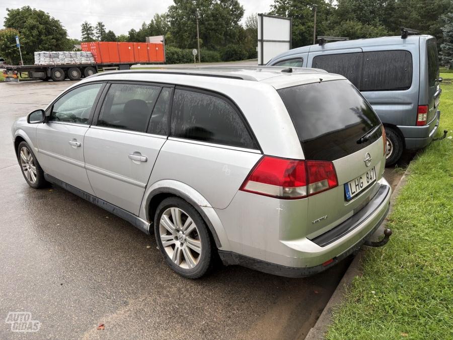 Opel Vectra 2006 in Varena, with an engine capacity of 1.90 L and mileage of 310 thousand km for 500 €, photo 5 on AUTOMOTO.COM.LV