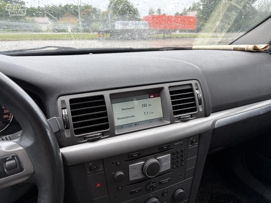 Opel Vectra 2006 in Varena, with an engine capacity of 1.90 L and mileage of 310 thousand km for 500 €, photo 8 on AUTOMOTO.COM.LV