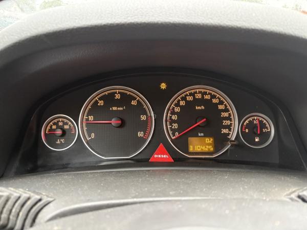 Опель Вектра 2006 в Варена, объемом двигателя 1.90 л и пробегом 310 тыс. км за 500 €, фото 8 на AUTOMOTO.COM.LV
