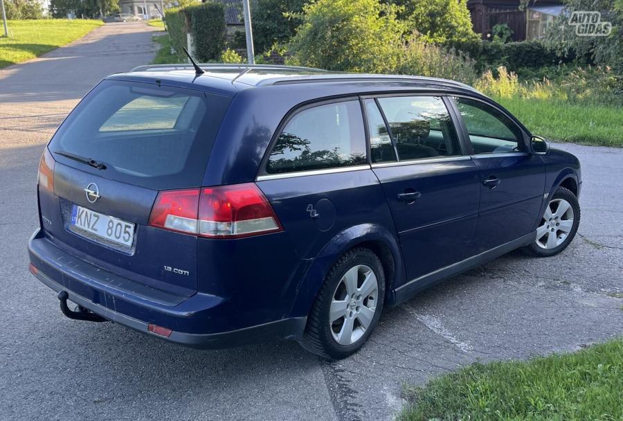 Opel Vectra 2006 in Siauliai, with an engine capacity of 1.90 L and mileage of 320 thousand km for 900 €, photo 6 on AUTOMOTO.COM.LV