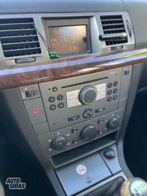 Opel Vectra 2006 in Siauliai, with an engine capacity of 1.90 L and mileage of 320 thousand km for 900 €, photo 12 on AUTOMOTO.COM.LV
