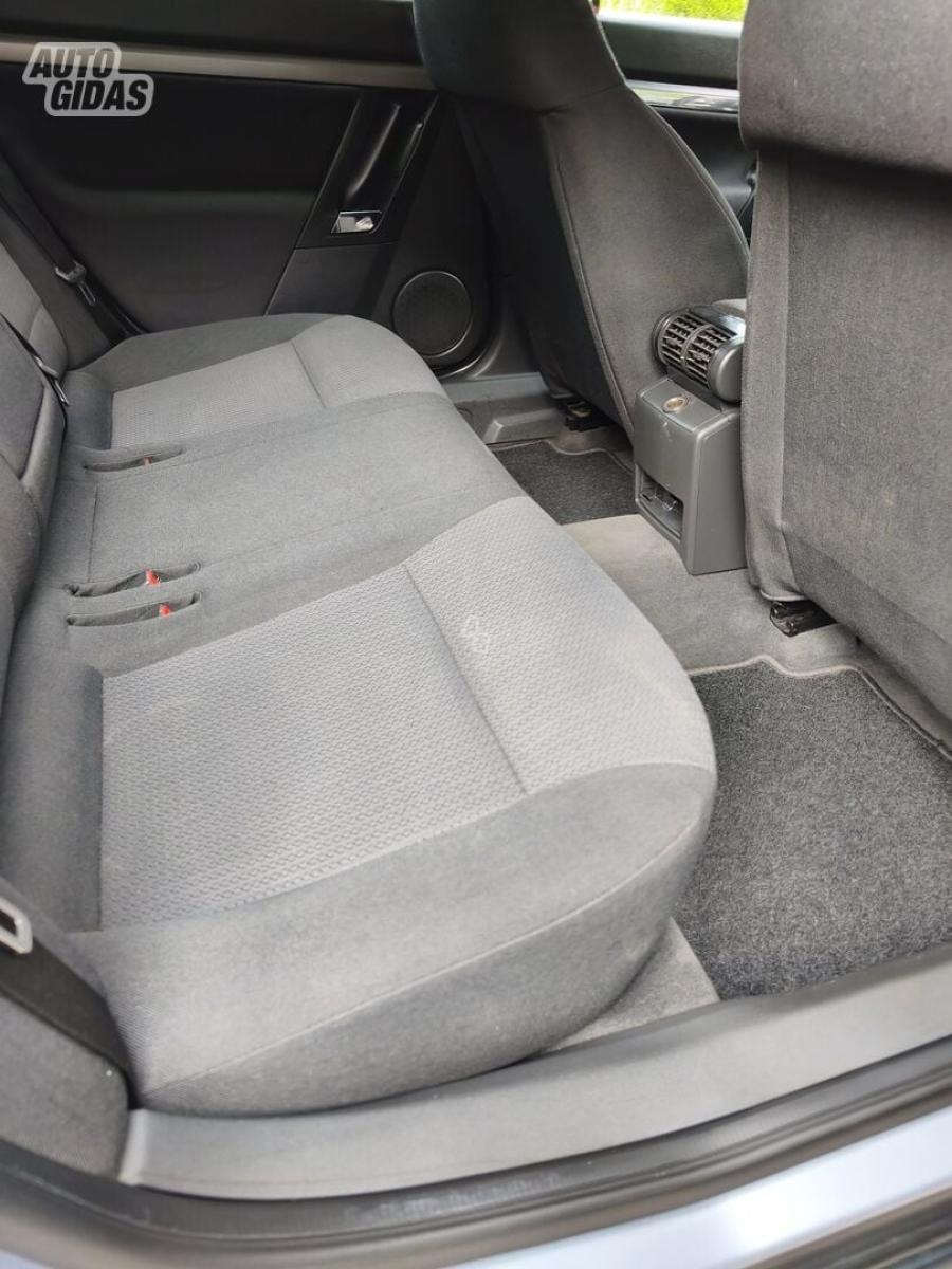 Opel Vectra 2006 in Siauliai, with an engine capacity of 1.90 L and mileage of 350 thousand km for 1500 €, photo 11 on AUTOMOTO.COM.LV