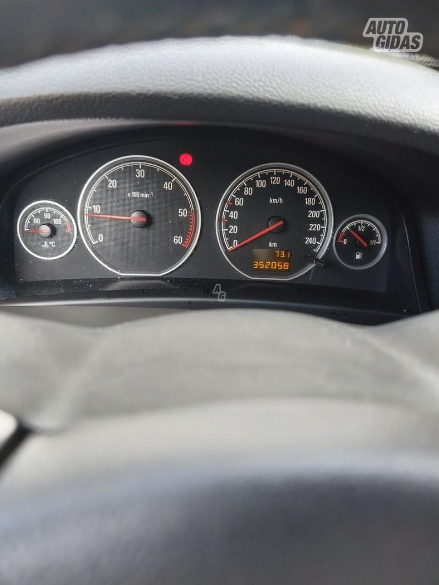 Opel Vectra 2006 in Siauliai, with an engine capacity of 1.90 L and mileage of 350 thousand km for 1500 €, photo 14 on AUTOMOTO.COM.LV