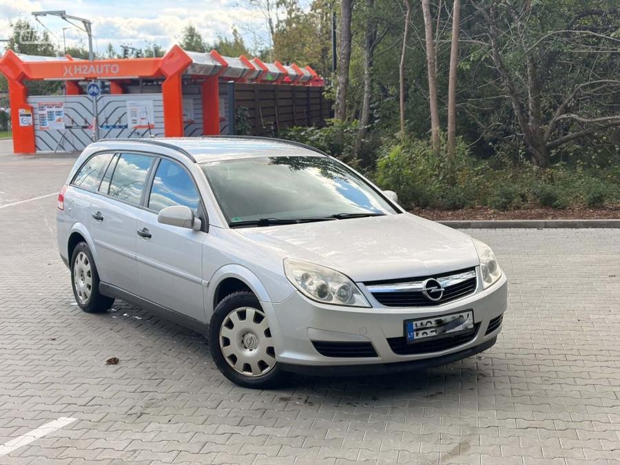 Opel Vectra 2006 in Vilnius, with an engine capacity of 1.90 L and mileage of 265 thousand km for 1350 €, photo 4 on AUTOMOTO.COM.LV