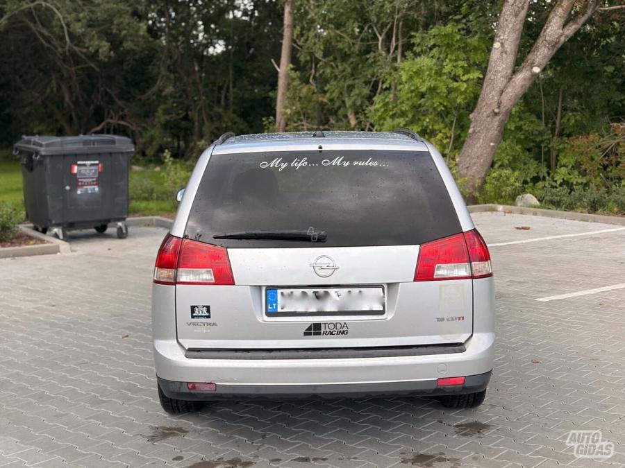 Opel Vectra 2006 in Vilnius, with an engine capacity of 1.90 L and mileage of 265 thousand km for 1350 €, photo 6 on AUTOMOTO.COM.LV
