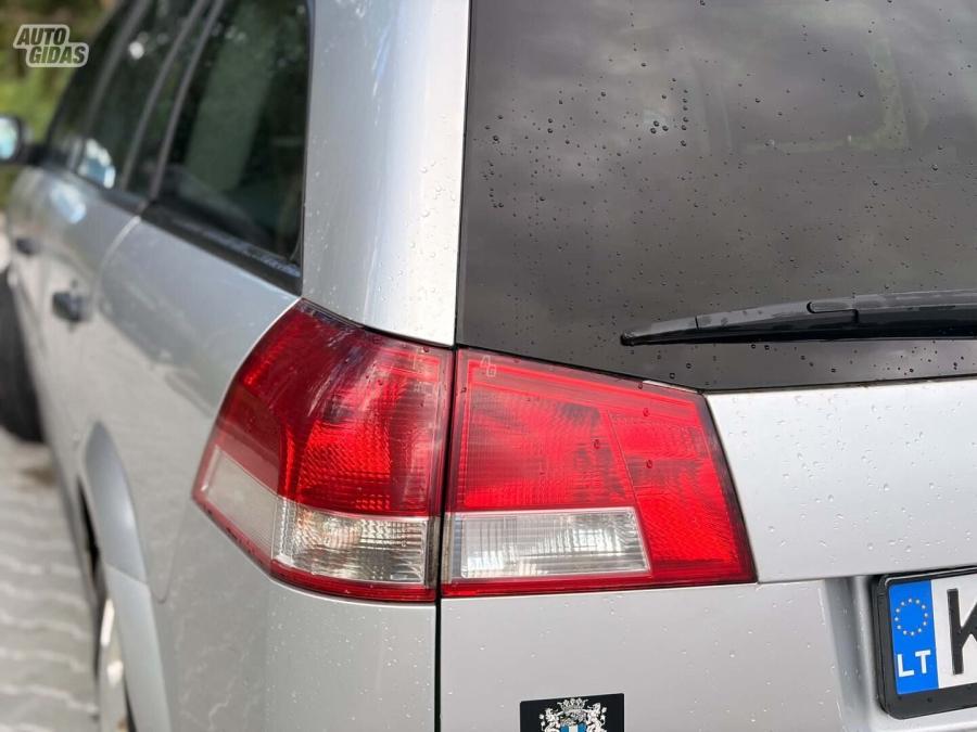 Opel Vectra 2006 in Vilnius, with an engine capacity of 1.90 L and mileage of 265 thousand km for 1350 €, photo 12 on AUTOMOTO.COM.LV