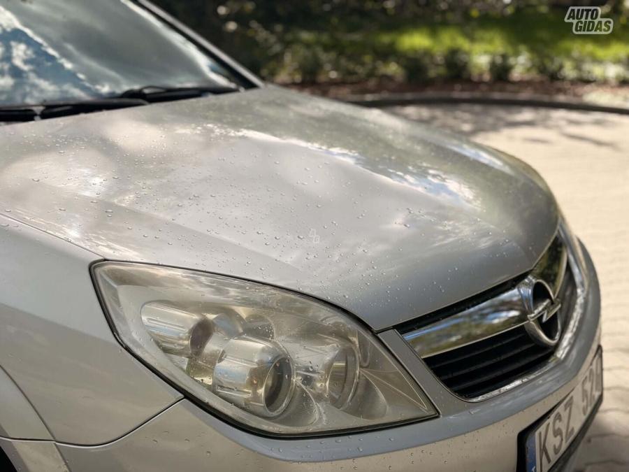 Opel Vectra 2006 in Vilnius, with an engine capacity of 1.90 L and mileage of 265 thousand km for 1350 €, photo 16 on AUTOMOTO.COM.LV