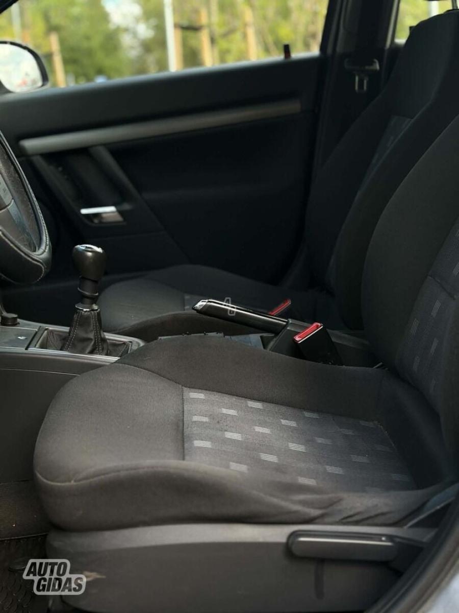 Opel Vectra 2006 in Vilnius, with an engine capacity of 1.90 L and mileage of 265 thousand km for 1350 €, photo 17 on AUTOMOTO.COM.LV