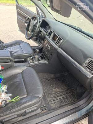 Opel Vectra 2007 in Radviliskis, with an engine capacity of 1.90 L and mileage of 300 thousand km for 950 €, photo 10 on AUTOMOTO.COM.LV