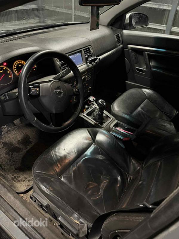 Opel Vectra 2007 in Tallinn, with an engine capacity of 1.90 L and mileage of 372 thousand km for 800 €, photo 6 on AUTOMOTO.COM.LV