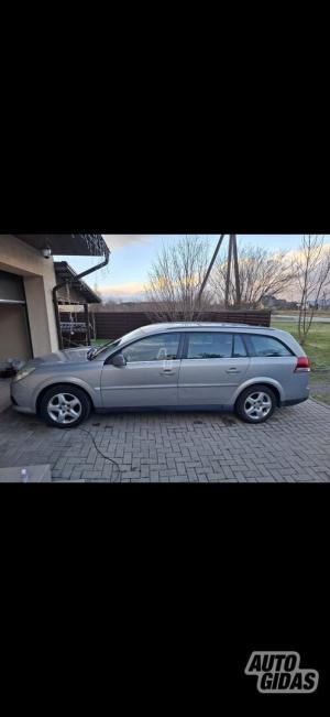 Opel Vectra 2007 in Panevezys, with an engine capacity of 1.90 L and mileage of 279 thousand km for 1700 €, photo 4 on AUTOMOTO.COM.LV