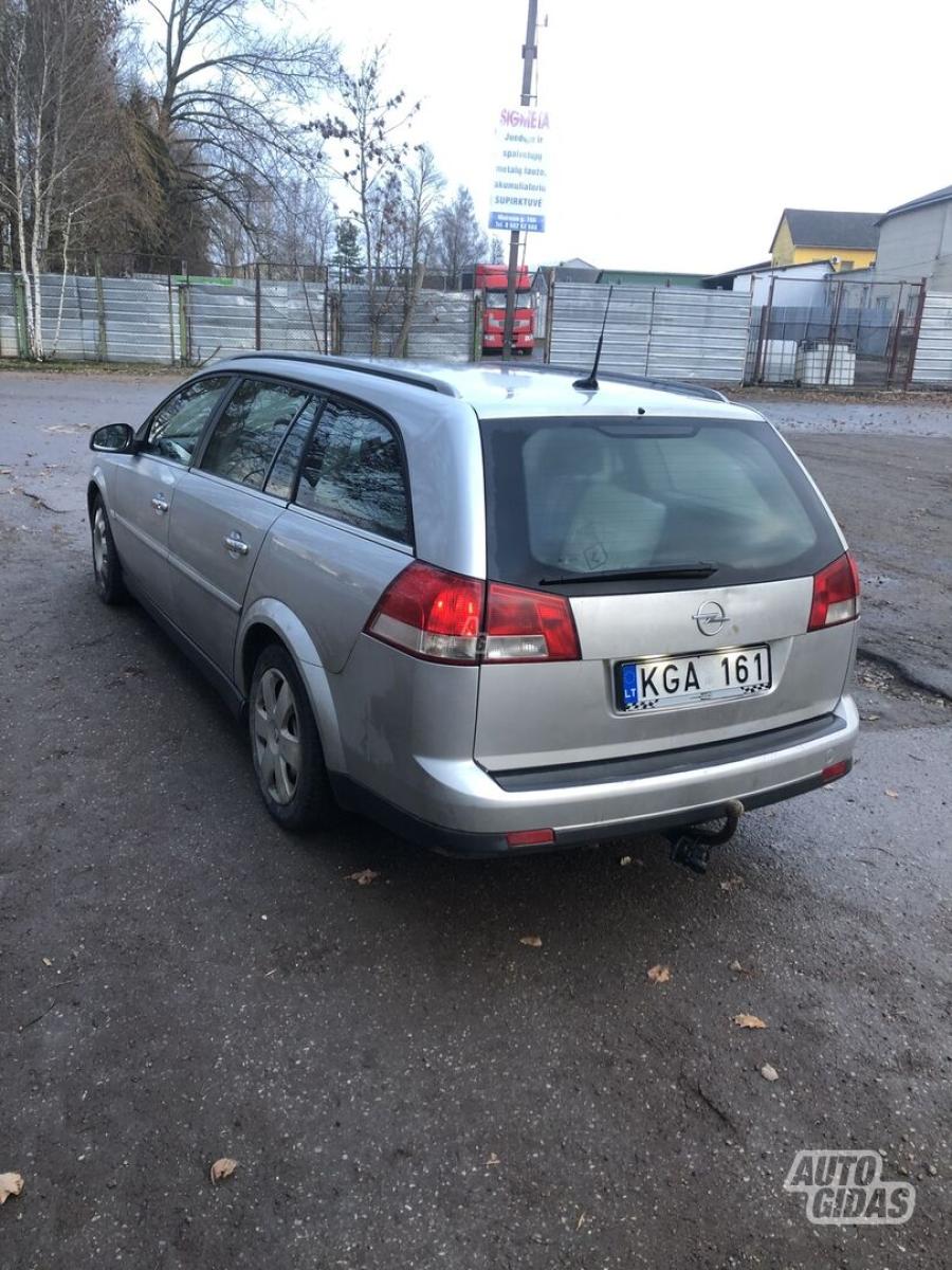 Opel Vectra 2008 in Raseiniai, with an engine capacity of 1.90 L and mileage of 350 thousand km for 700 €, photo 4 on AUTOMOTO.COM.LV