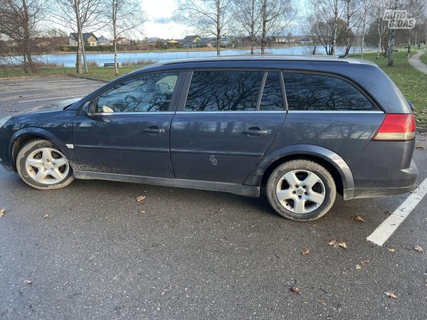Opel Vectra 2008 in Kretinga, with an engine capacity of 1.90 L and mileage of 353 thousand km for 1500 €, photo 4 on AUTOMOTO.COM.LV