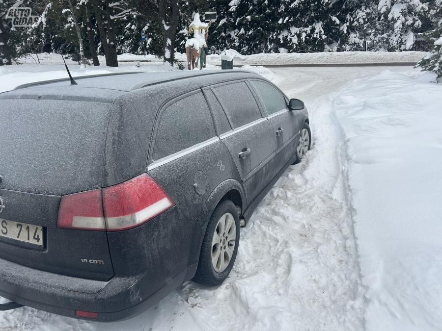 Opel Vectra 2008 Klaipėda, ar dzinēja tilpumu 1.90 L un nobraukumu 328 tūkst. km par 580 €, foto 3 vietnē AUTOMOTO.COM.LV