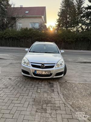 Opel Vectra 2008 in Kaunas, with an engine capacity of 1.90 L and mileage of 371 thousand km for 1450 €, photo 2 on AUTOMOTO.COM.LV
