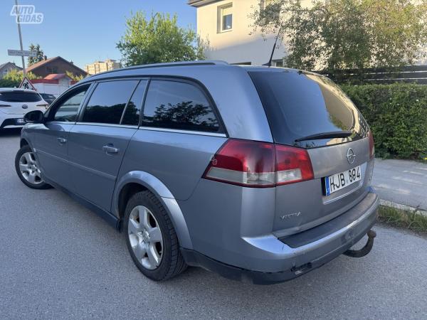 Opel Vectra 2008 in Kaunas, with an engine capacity of 1.90 L and mileage of 300 thousand km for 699 €, photo 6 on AUTOMOTO.COM.LV