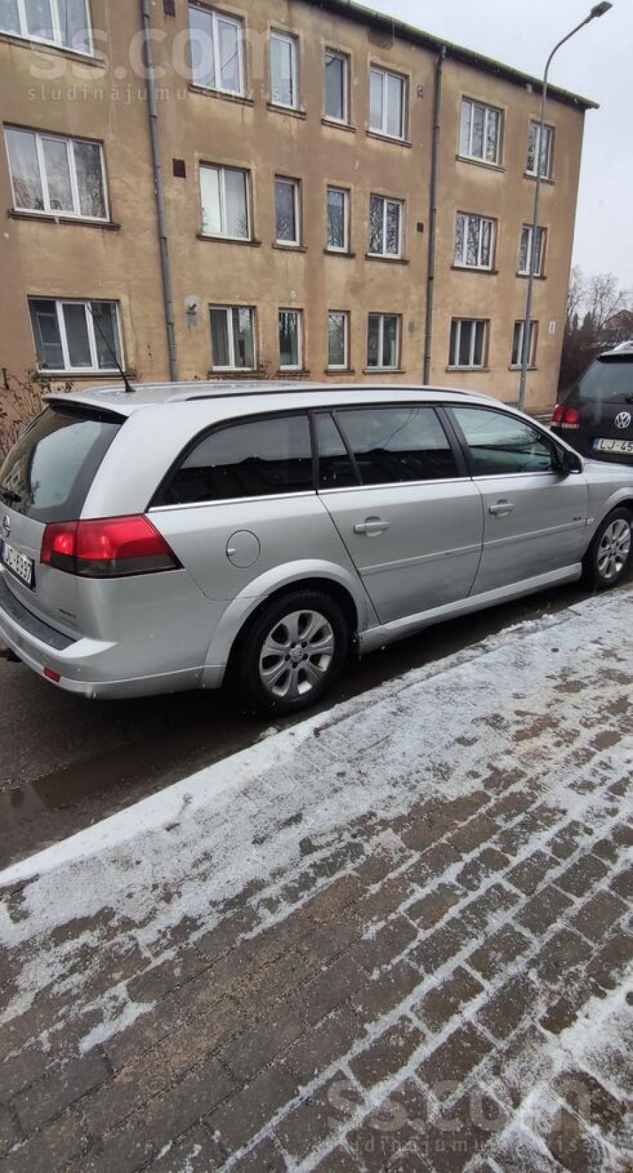 Opel Vectra 2009 in Jekabpils, with an engine capacity of 1.90 L and mileage of 421 thousand km for 1390 €, photo 5 on AUTOMOTO.COM.LV