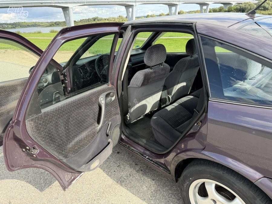 Violet Opel Vectra 1997 in Jurbarkas, with an engine capacity of 1.60 L and mileage of 173 thousand km for 1100 €, photo 7 on AUTOMOTO.COM.LV