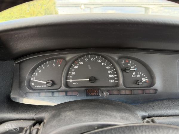 Opel Vectra 1997 in Jurbarkas on AUTOMOTO.COM.LV Violet Opel Vectra 1997 in Jurbarkas, with an engine capacity of 1.60 L and mileage of 173 thousand km for 1100 €, photo 9 on AUTOMOTO.COM.LV