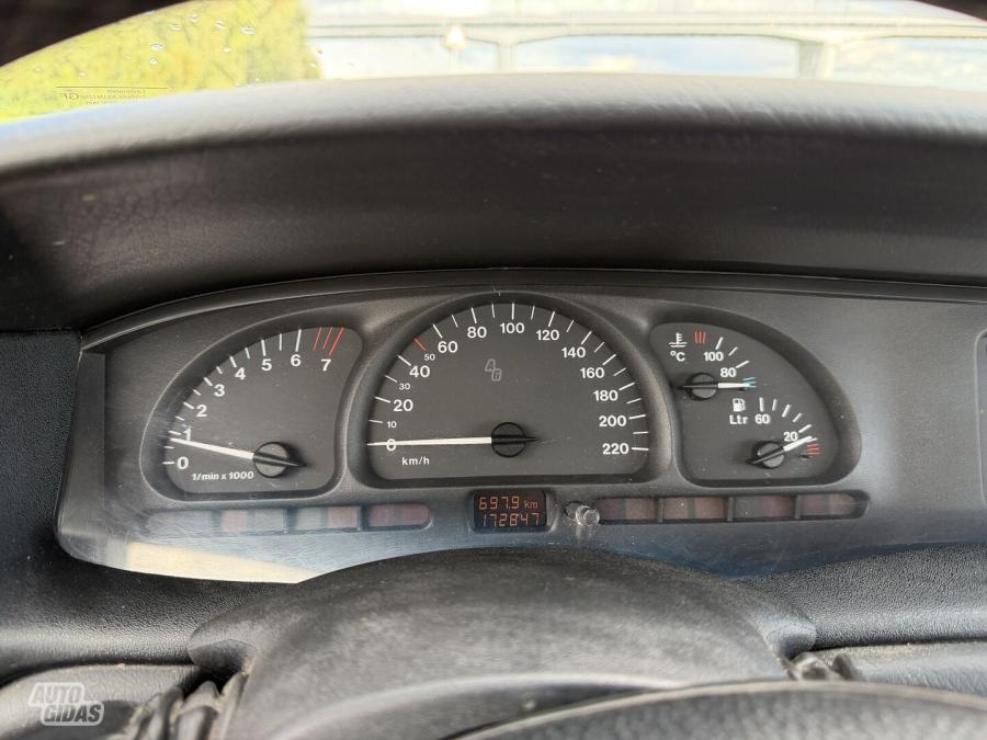 Violet Opel Vectra 1997 in Jurbarkas, with an engine capacity of 1.60 L and mileage of 173 thousand km for 1100 €, photo 9 on AUTOMOTO.COM.LV