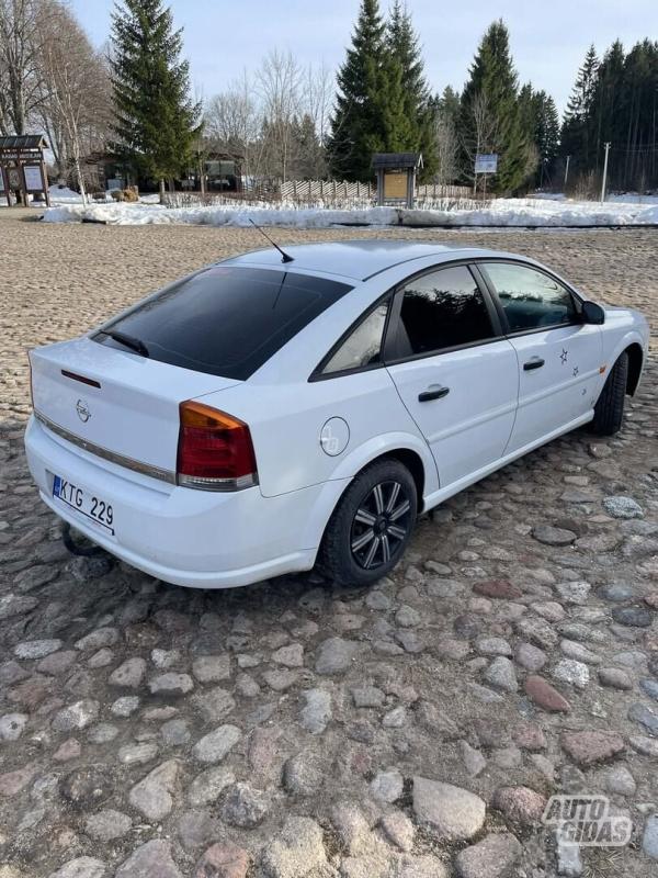 Balts Opel Vectra 2006 Telšiai, ar dzinēja tilpumu 1.90 L un nobraukumu 290 tūkst. km par 1250 €, foto 3 vietnē AUTOMOTO.COM.LV
