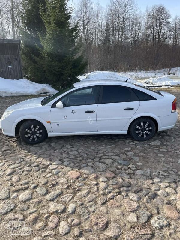 Balts Opel Vectra 2006 Telšiai, ar dzinēja tilpumu 1.90 L un nobraukumu 290 tūkst. km par 1250 €, foto 4 vietnē AUTOMOTO.COM.LV
