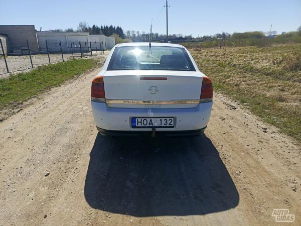 White Opel Vectra 2002 in Klaipeda, with an engine capacity of 2.20 L and mileage of 249 thousand km for 750 €, photo 6 on AUTOMOTO.COM.LV