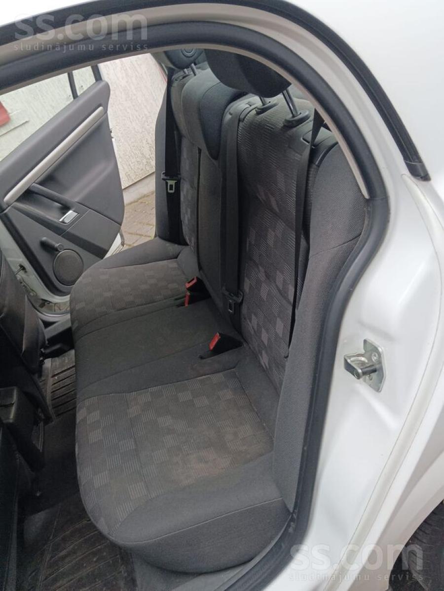 Balts Opel Vectra 2002 Ventspils, ar dzinēja tilpumu 2.20 L un nobraukumu 159 tūkst. km par 1750 €, foto 11 vietnē AUTOMOTO.COM.LV