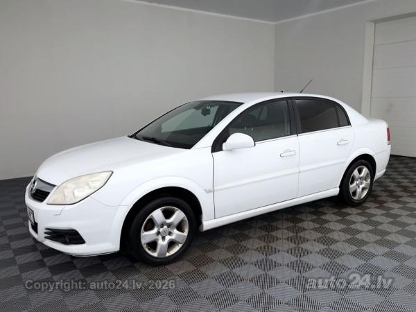 White Opel Vectra 2007 in Tallinn, with an engine capacity of 2.20 L and mileage of 234 thousand km for 1099 €, photo 2 on AUTOMOTO.COM.LV