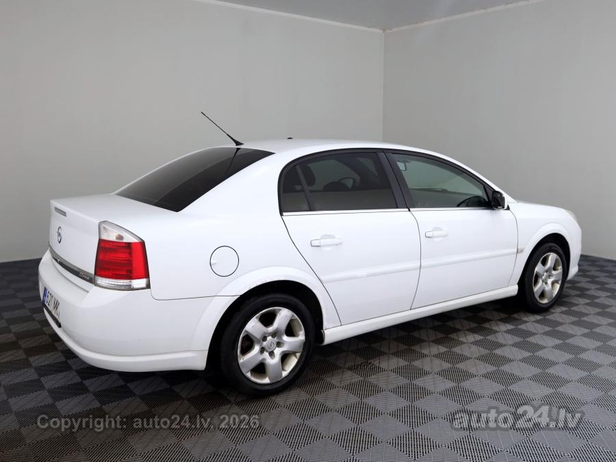Balts Opel Vectra 2007 Tallina, ar dzinēja tilpumu 2.20 L un nobraukumu 234 tūkst. km par 799 €, foto 4 vietnē AUTOMOTO.COM.LV