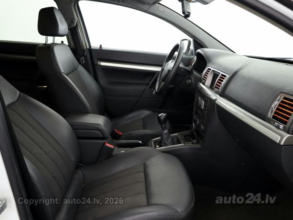 Balts Opel Vectra 2007 Tallina, ar dzinēja tilpumu 2.20 L un nobraukumu 234 tūkst. km par 799 €, foto 6 vietnē AUTOMOTO.COM.LV