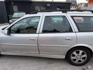 White Opel Vectra 2001 in Vilnius, with an engine capacity of 1.80 L and mileage of 157 thousand km for 1600 €, photo  on AUTOMOTO.COM.LV