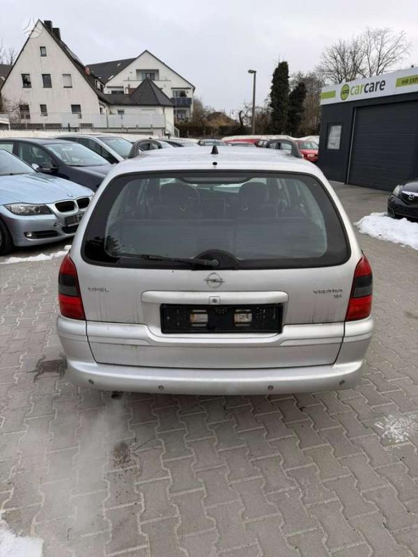 Balts Opel Vectra 2001 Viļņa, ar dzinēja tilpumu 1.80 L un nobraukumu 157 tūkst. km par 1600 €, foto 7 vietnē AUTOMOTO.COM.LV