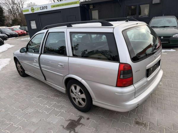 Balts Opel Vectra 2001 Viļņa, ar dzinēja tilpumu 1.80 L un nobraukumu 157 tūkst. km par 1600 €, foto 9 vietnē AUTOMOTO.COM.LV