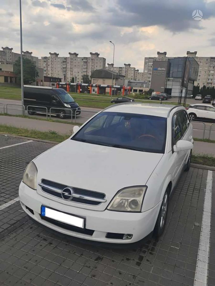 White Opel Vectra 2004 in Kaunas, with an engine capacity of 2.17 L and mileage of 290 thousand km for 900 €, photo 3 on AUTOMOTO.COM.LV