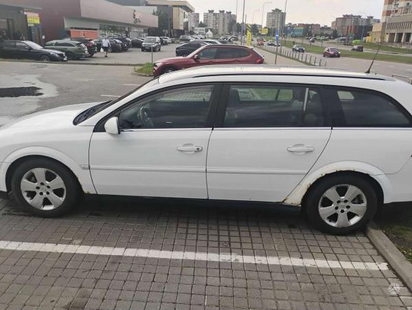 Balts Opel Vectra 2004 Kauņa, ar dzinēja tilpumu 2.17 L un nobraukumu 290 tūkst. km par 900 €, foto 6 vietnē AUTOMOTO.COM.LV