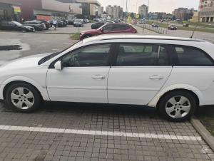 White Opel Vectra 2004 in Kaunas, with an engine capacity of 2.17 L and mileage of 290 thousand km for 900 €, photo 7 on AUTOMOTO.COM.LV