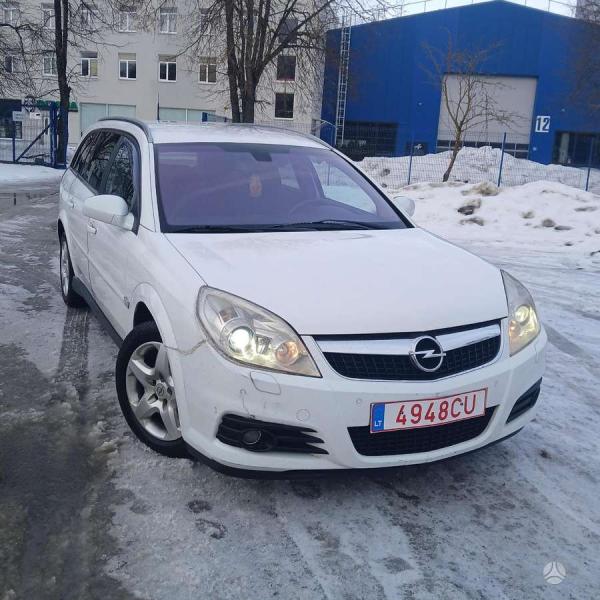 White Opel Vectra 2006 in Alytus, with an engine capacity of 1.91 L and mileage of 397 thousand km for 1950 €, photo 7 on AUTOMOTO.COM.LV