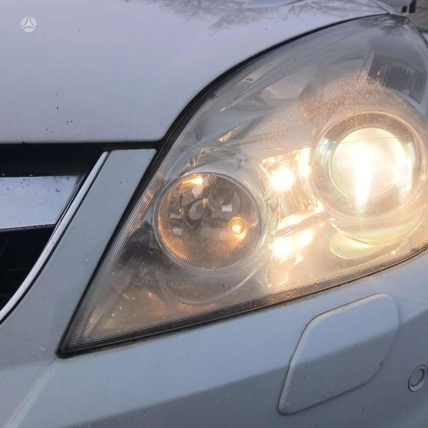 White Opel Vectra 2006 in Alytus, with an engine capacity of 1.91 L and mileage of 397 thousand km for 1950 €, photo 10 on AUTOMOTO.COM.LV