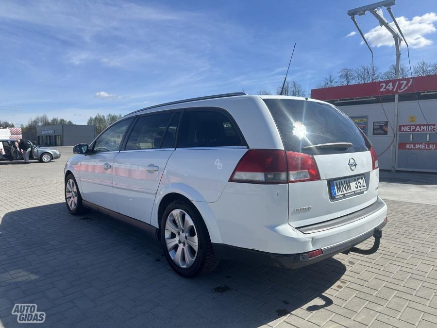 Balts Opel Vectra 2008 Kalvarija, ar dzinēja tilpumu 1.90 L un nobraukumu 375 tūkst. km par 1200 €, foto 5 vietnē AUTOMOTO.COM.LV