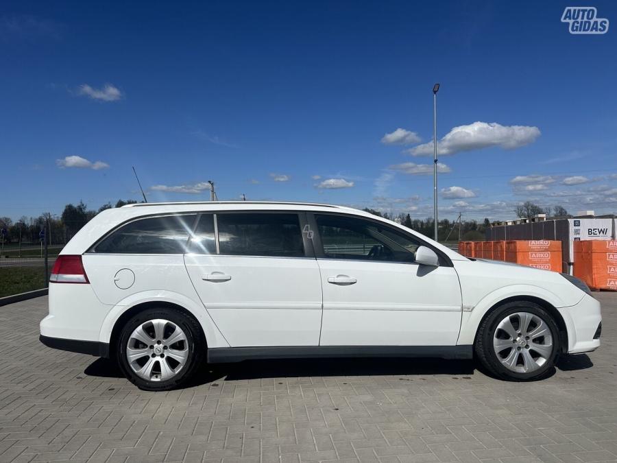 Balts Opel Vectra 2008 Kalvarija, ar dzinēja tilpumu 1.90 L un nobraukumu 375 tūkst. km par 1200 €, foto 7 vietnē AUTOMOTO.COM.LV