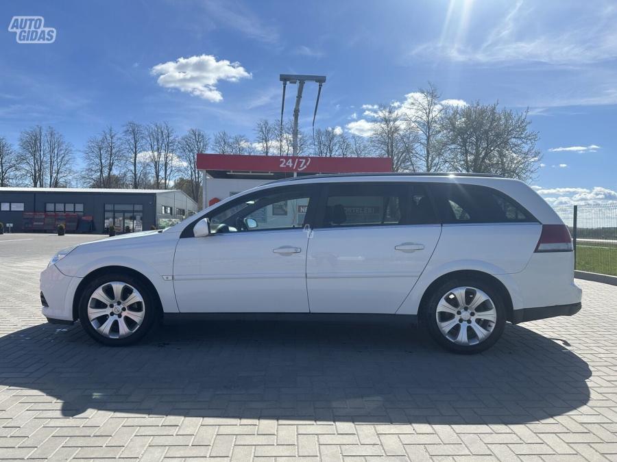 Balts Opel Vectra 2008 Kalvarija, ar dzinēja tilpumu 1.90 L un nobraukumu 375 tūkst. km par 1200 €, foto 8 vietnē AUTOMOTO.COM.LV