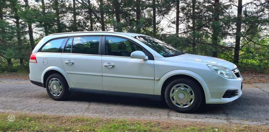 Balts Opel Vectra 2008 Šauļi, ar dzinēja tilpumu 1.91 L un nobraukumu 339 tūkst. km par 1990 €, foto 7 vietnē AUTOMOTO.COM.LV